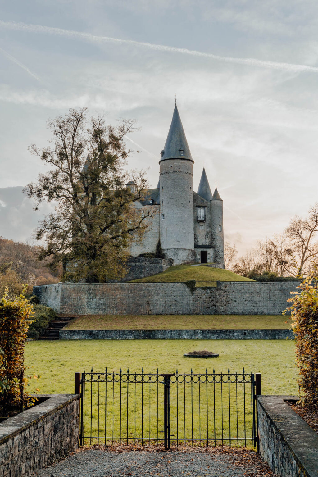 Veves Castle, a complete travel guide (with map and photos)